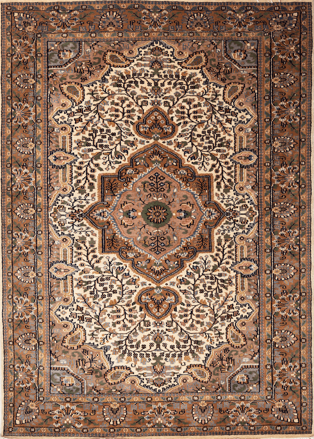 Persian Chestnut – Venjara carpets